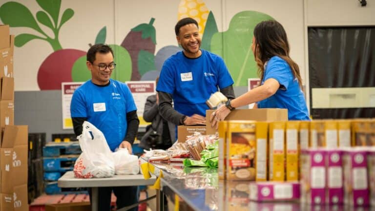 What to Know About Volunteering at a Food Bank | Food Bank of the Rockies